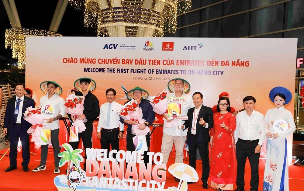 Emirates renforce sa présence au Vietnam avec un Dubaï-Da Nang | Nhan ...