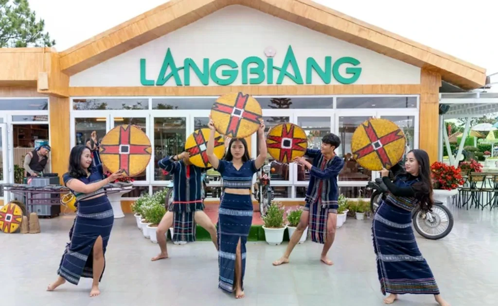 Lam Dong : Langbiang fait vibrer son héritage - les gongs au cœur du ...